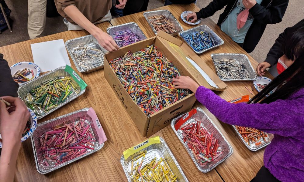 Collect and Sort Crayons for Hospitalized Children with - JustServe