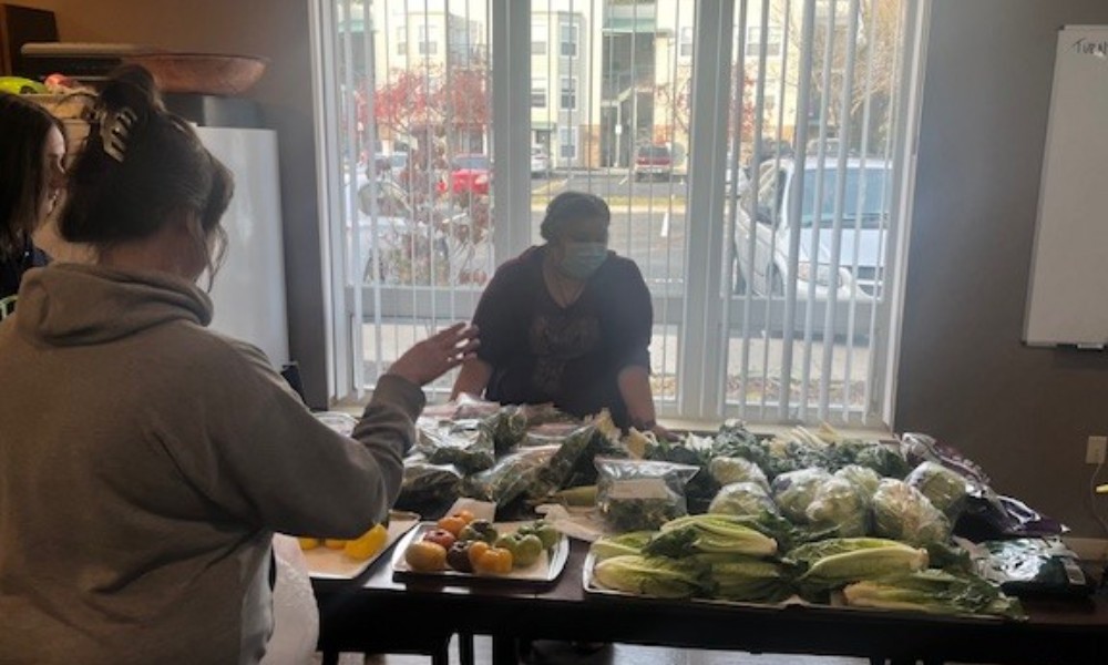 Gateway Crossing Food Pantry Volunteer - JustServe
